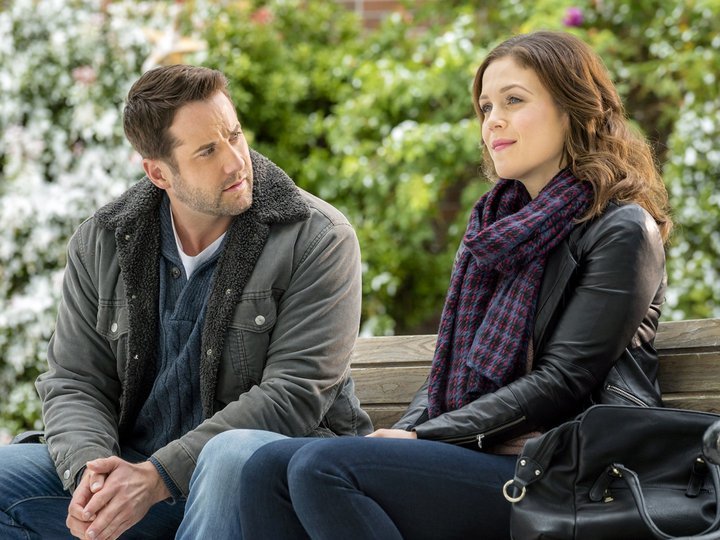 Finding Father Christmas (2016) on TV | Channels and schedules | tv24.co.uk