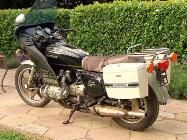 Find It, Fix It, Flog It on TV | Series 2 Episode 6 | Channels and ...