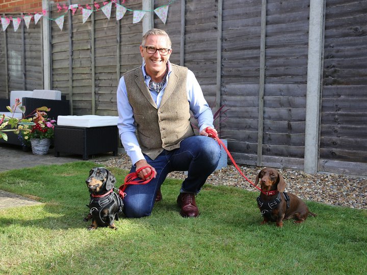 Dogs Behaving (Very) Badly on TV | Series 7 Episode 1 | Channels and ...