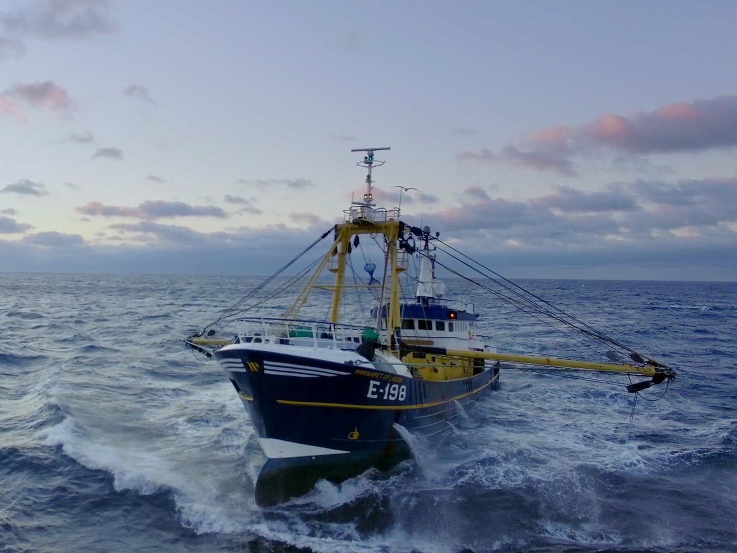 Trawlermen: Hunting the Catch on TV | Series 1 Episode 1 | Channels and ...