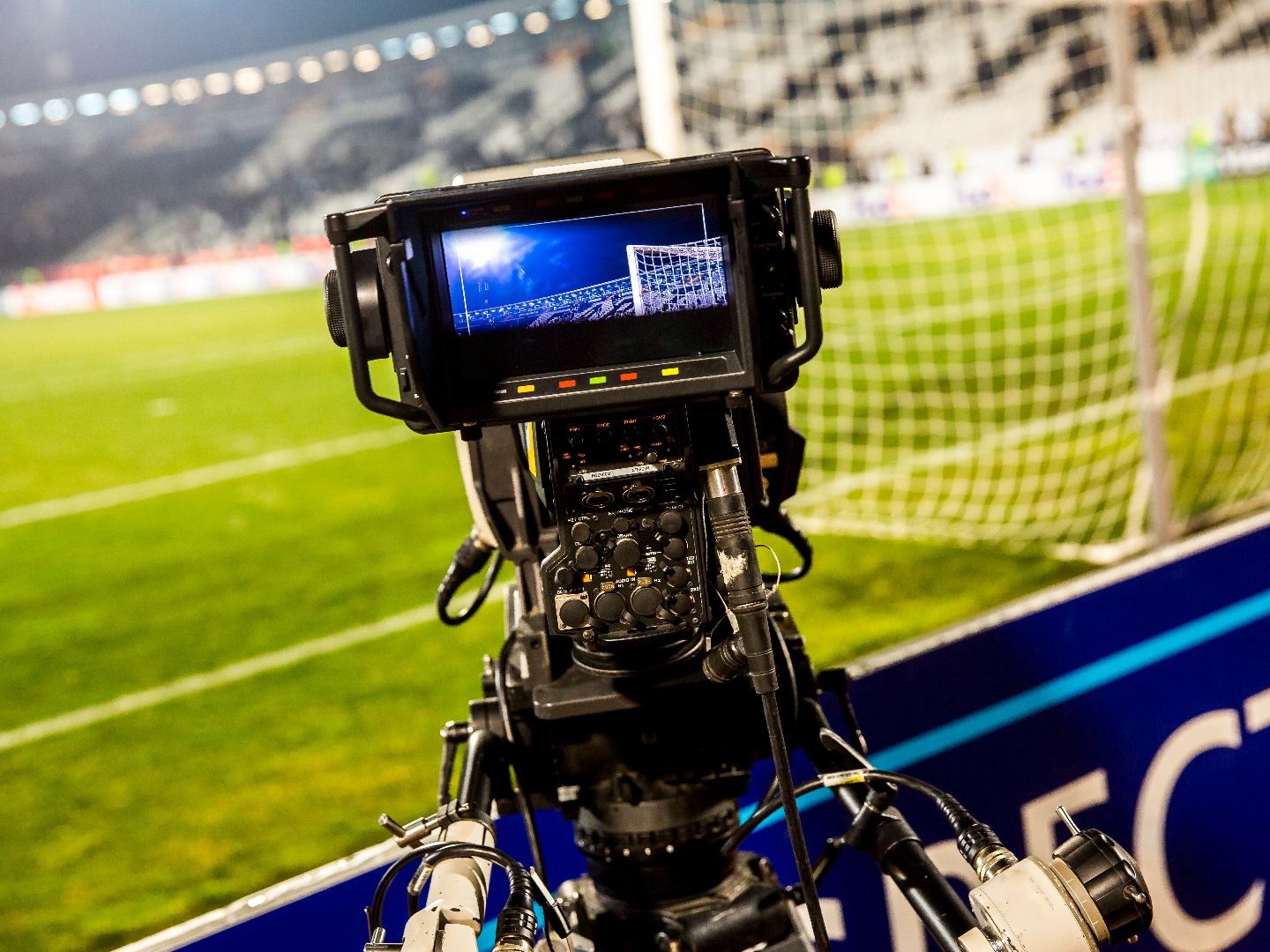 Lunchtime Live on TV | Channels and schedules | tv24.co.uk