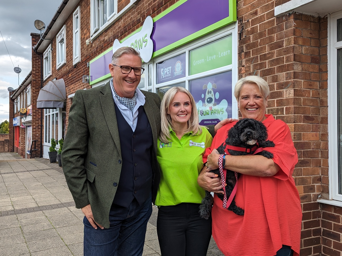 Dogs Behaving (Very) Badly on TV | Series 6 Episode 2 | Channels and ...