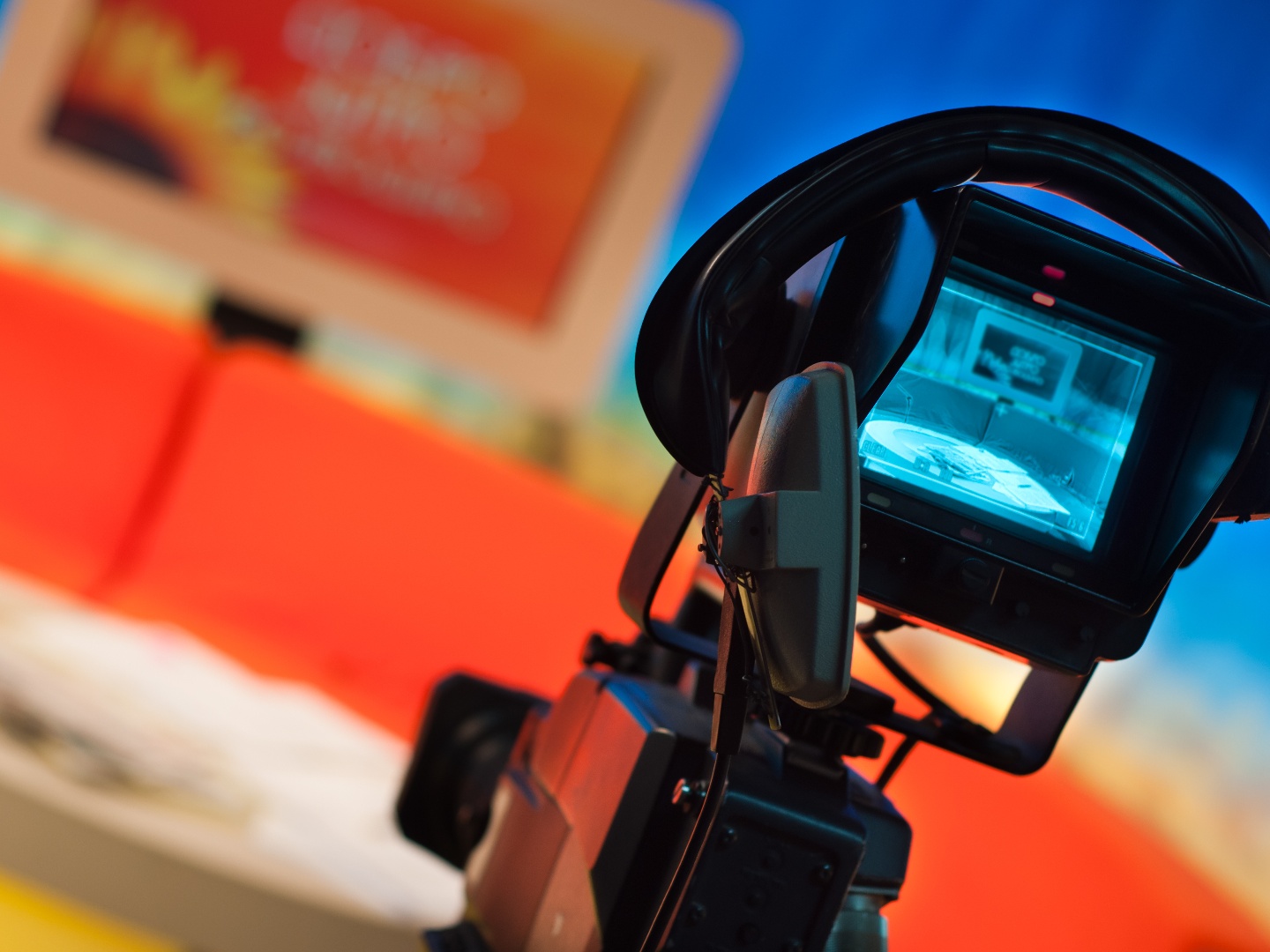 Ala Al Ard on TV | Series 1 Episode 10 | Channels and schedules | TV24 ...