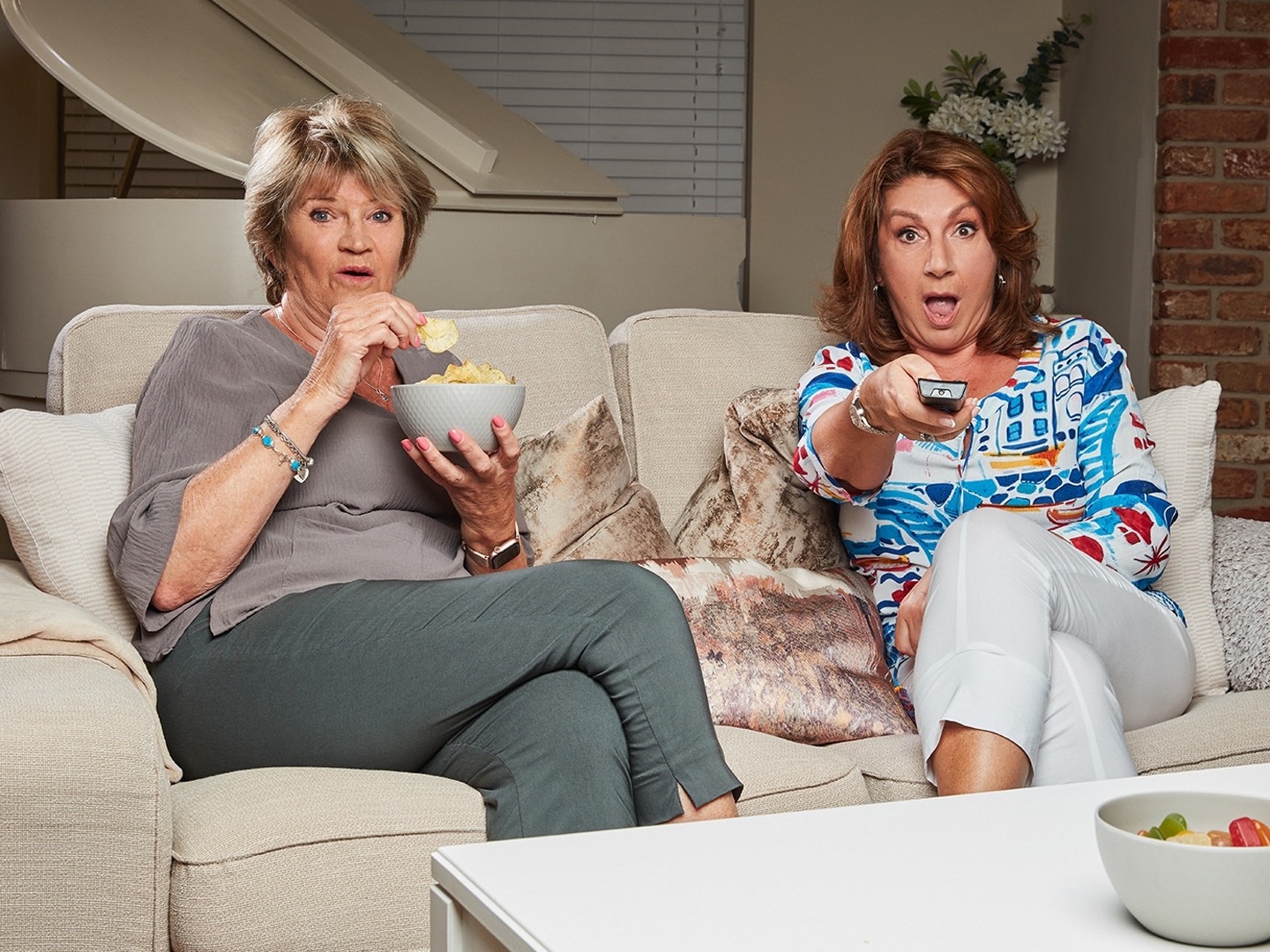 Celebrity Gogglebox on TV | Series 6 Episode 6 | Channels and schedules ...