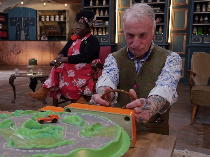 The Bidding Room on TV | Series 7 Episode 10 | Channels and schedules ...