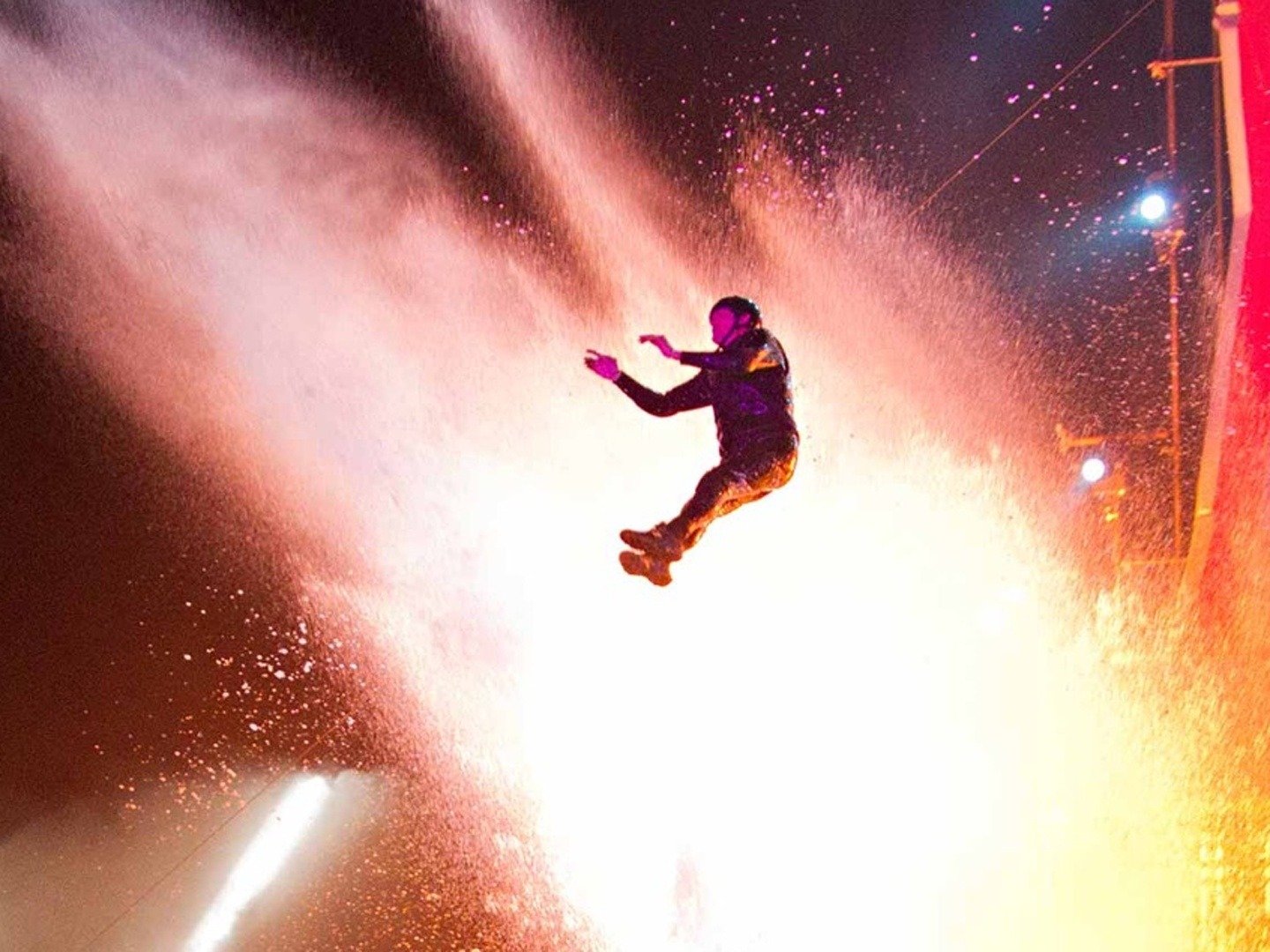 Wipeout Bowl 1: Cheerleaders vs. Couch Potatoes on TV | Channels and ...