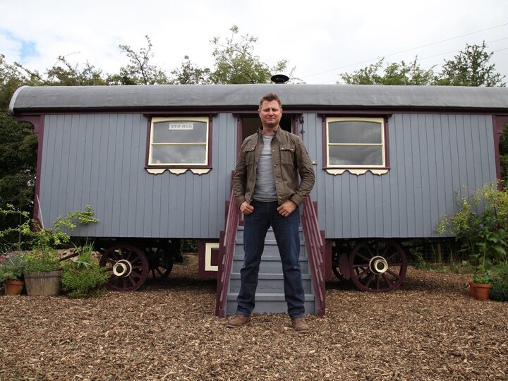 George Clarke's Amazing Spaces on TV | Channels and schedules | tv24.co.uk